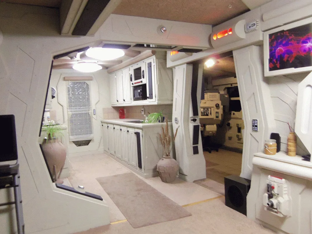 15 Pics of the Craziest 'Star Trek' House You'll Ever See